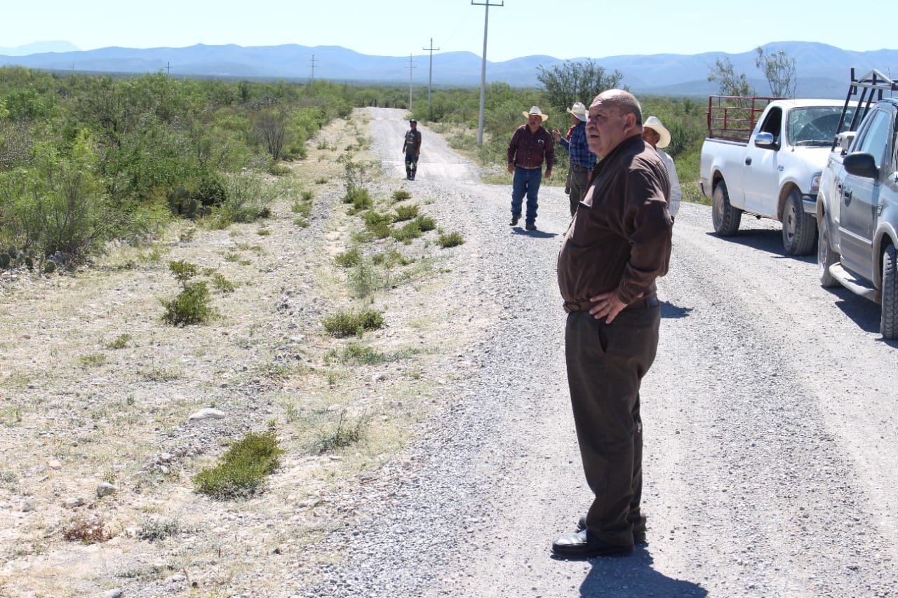 Ejidos el Zago y el Granjeno reciben obra de electrificación